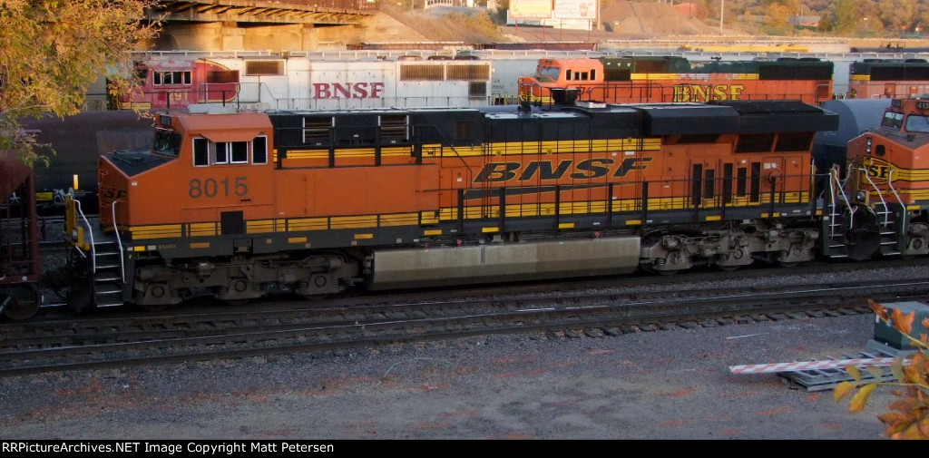 BNSF 8015